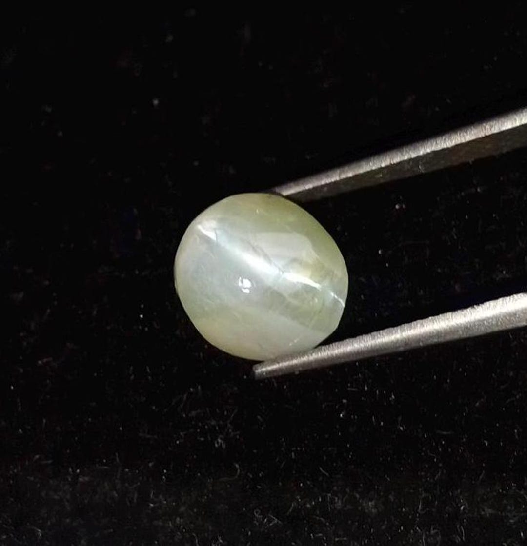 Beautiful Natural Green Chrysoberyl Cat's Eye Cymophane Cabochon Top ...