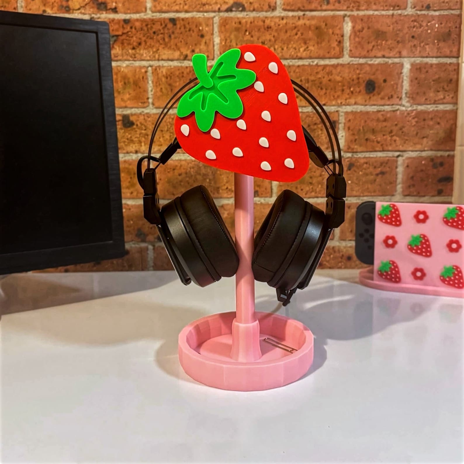 Strawberry Headphone Stand 3D Printed - Etsy
