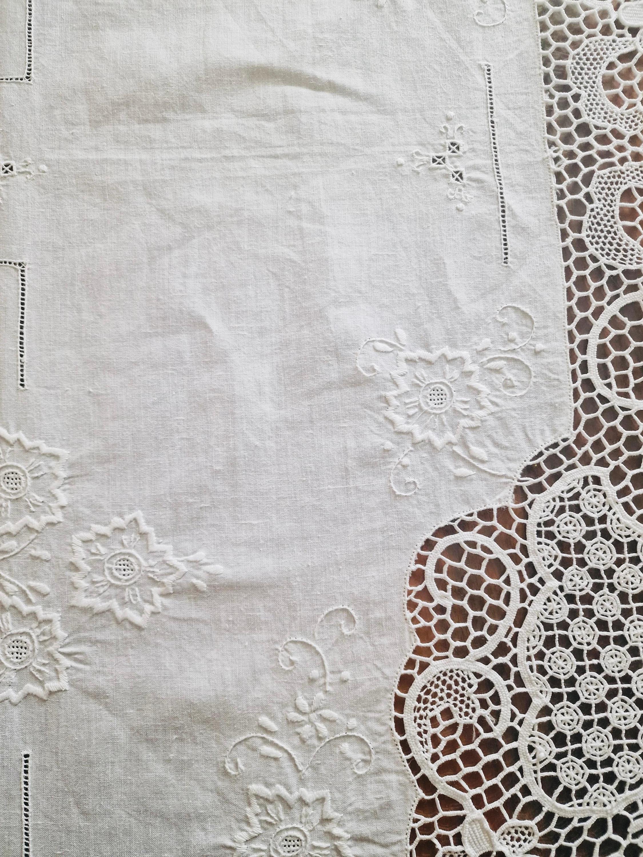Vintage Handmade Lace Tablecloth - Etsy
