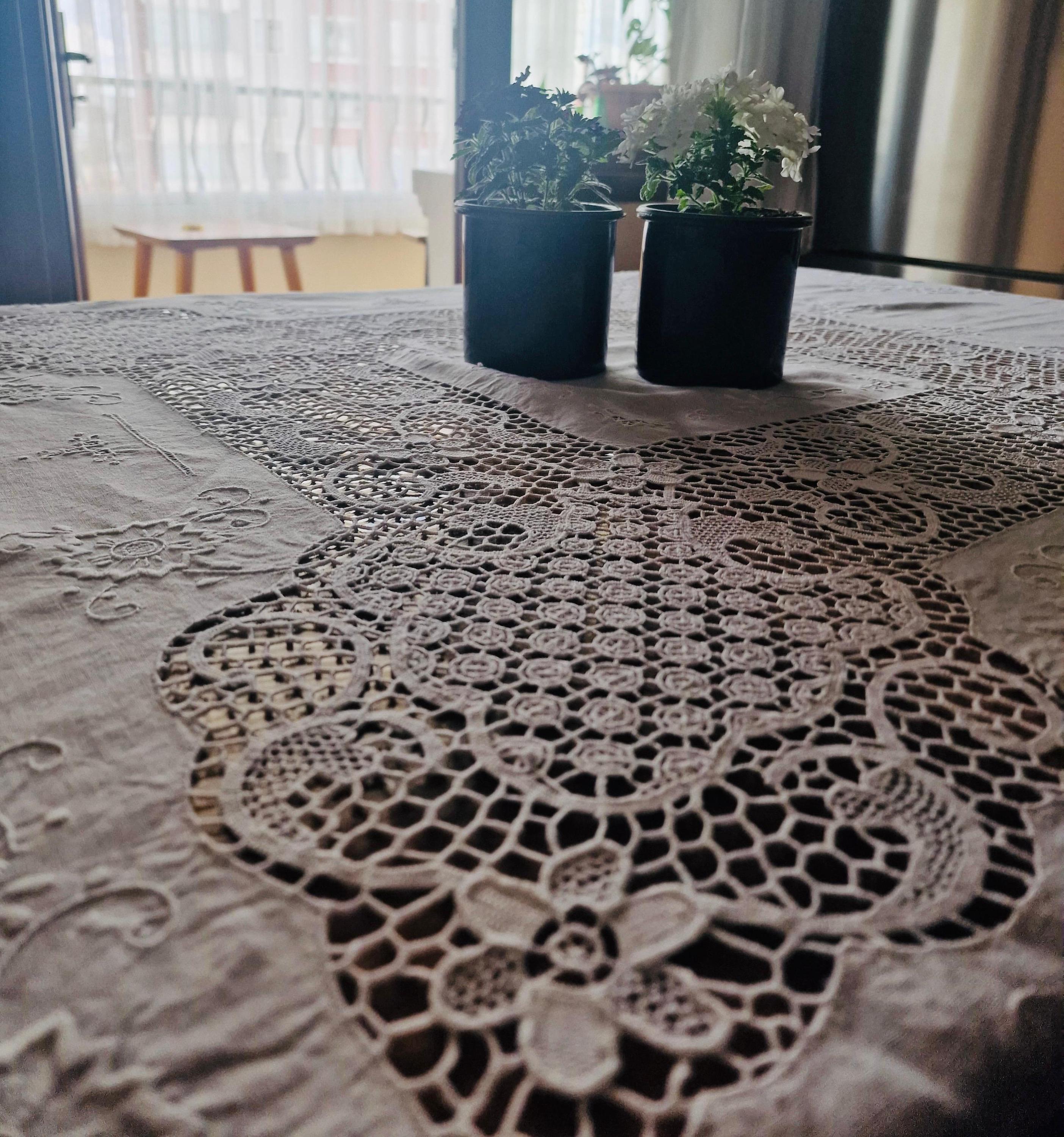 Vintage Handmade Lace Tablecloth - Etsy