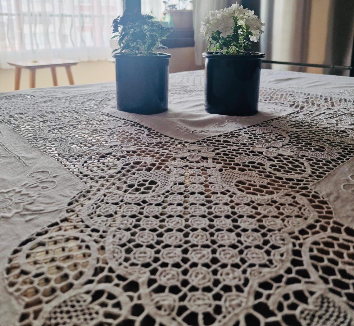 Vintage Handmade Lace Tablecloth - Etsy