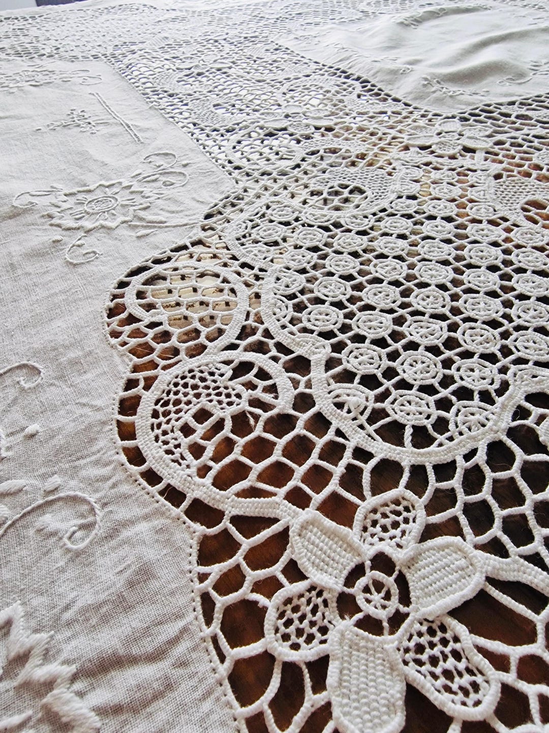 Vintage Handmade Lace Tablecloth - Etsy