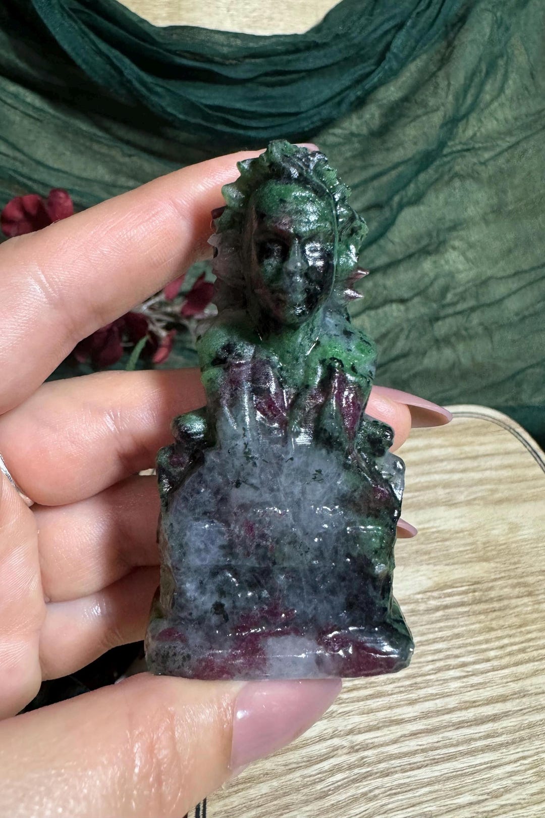 UV Reactive Ruby Zoisite Beetlejuice Carving Detailed Quartz Sculpture ...
