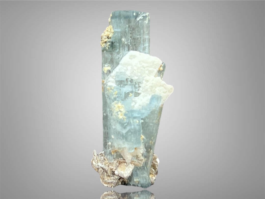 Raw Aquamarine Crystal, Natural Blue Beryl Gemstone & Healing Stone ...