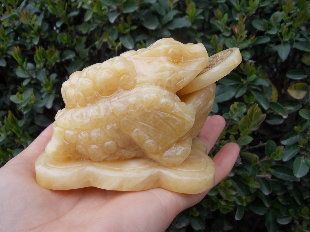 Funnt Crystal Natural Yellow Jade Money Toad Statue Feng Shui Fortune ...