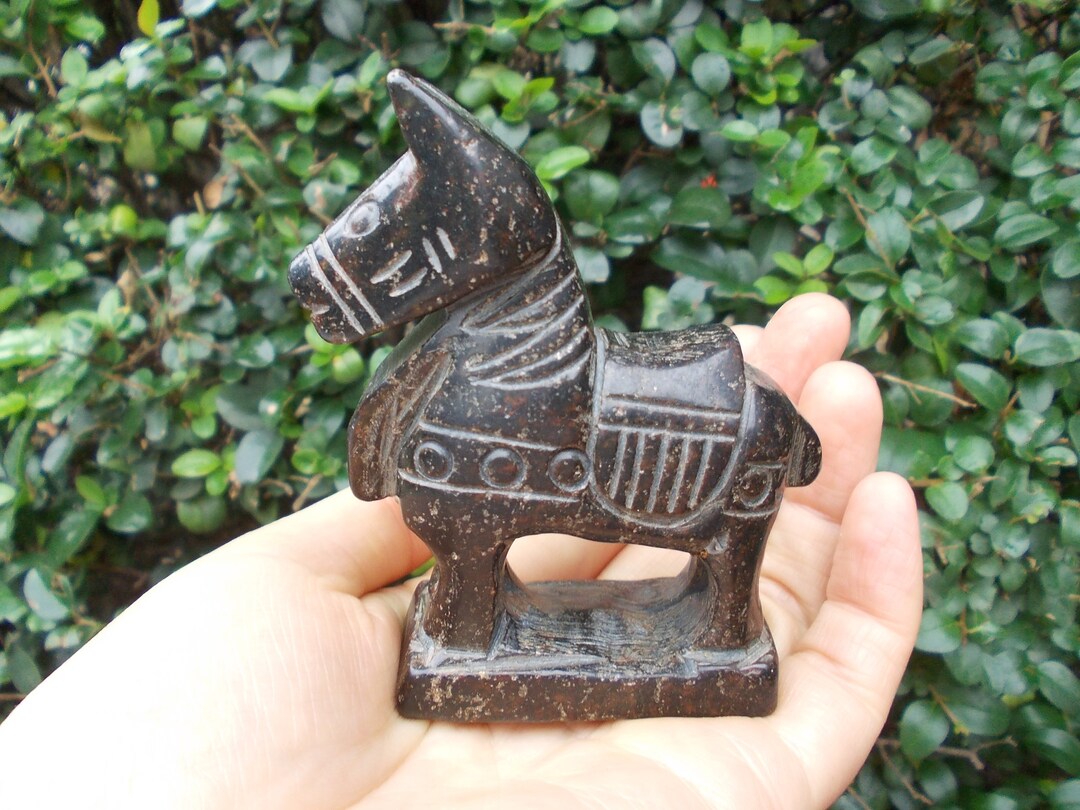 Crystal Horse Statue Healing Black Jade Stone Carving Weak Magnetism of ...