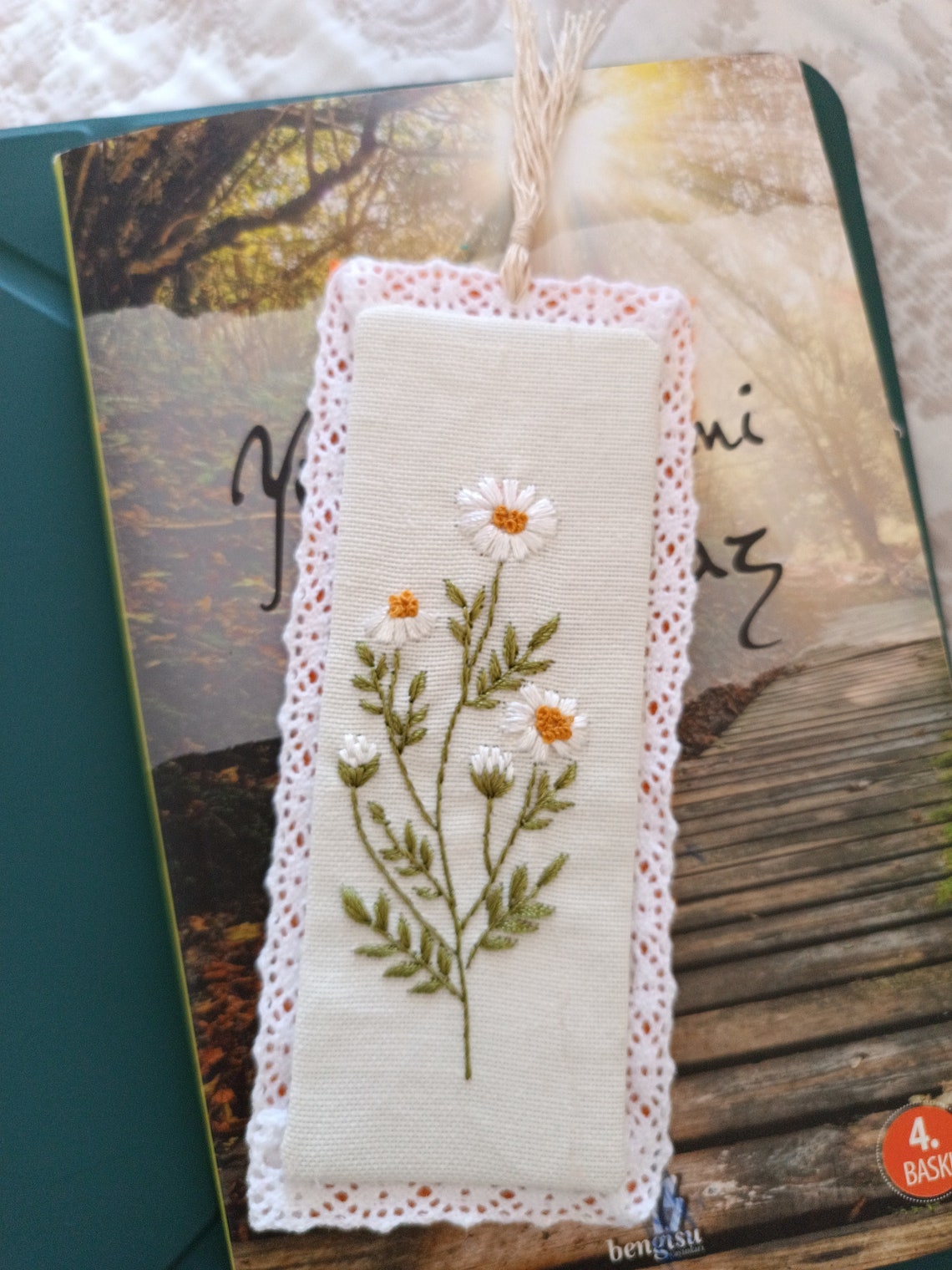 Bookmark/ Handmade Bookmark/ Daisy Bookmark/ Artembroidery/ - Etsy