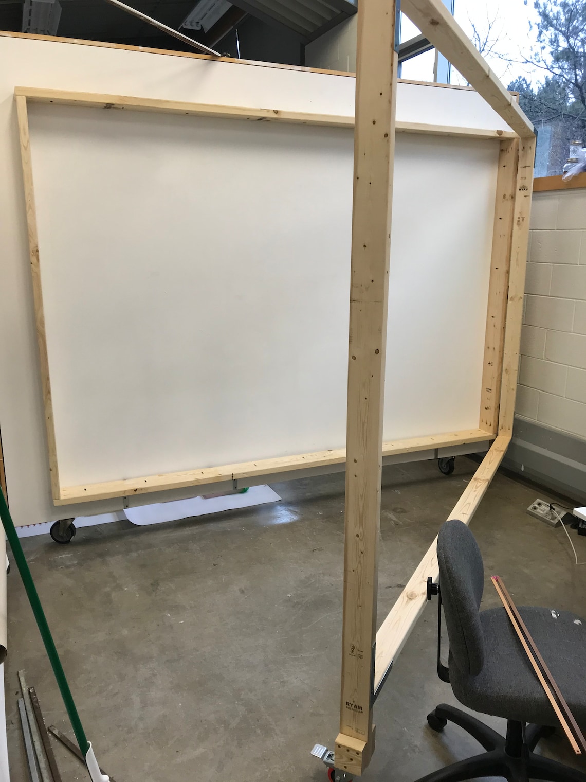 TUFTING FRAME: Digital Plans for Building Your Own Wall-mounted Tufting ...