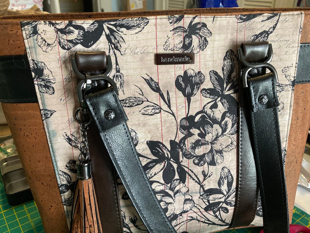 Crossbody| Purse: Mr. Heckles Pattern - Etsy