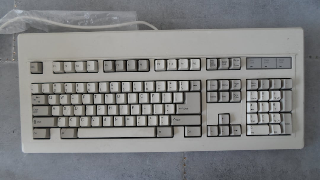 NMB Technologies Vintage 5 Pin Keyboard Model RT6255T+, Like New - Etsy