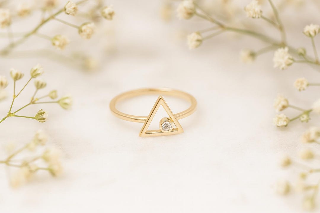 14K Solid Gold Triangle Ring With Diamond | Geometric Dainty Ring ...