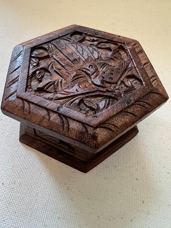 vintage trinket box ring - Gem