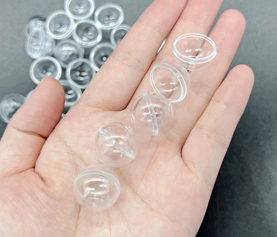 Gumball Capsules for Gumball Machines. Clear or Coloured. 18mm. 28mm ...
