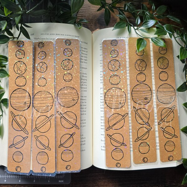 Saturn Bookmark - Etsy