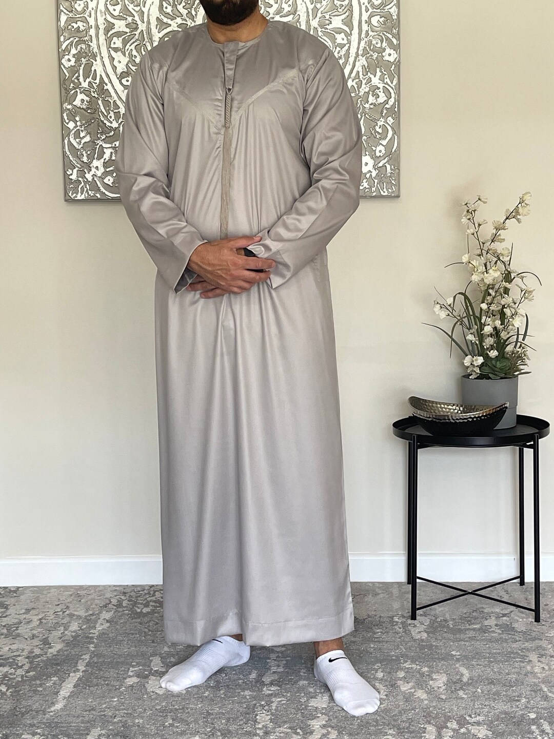 Men’s Shiny Grey Omani Thobe Jubbah With Tassel - Etsy UK
