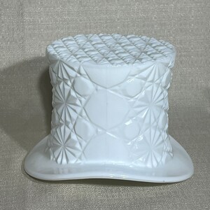 Indiana Glass Milk Glass "daisy and Button" Top Hat - Etsy