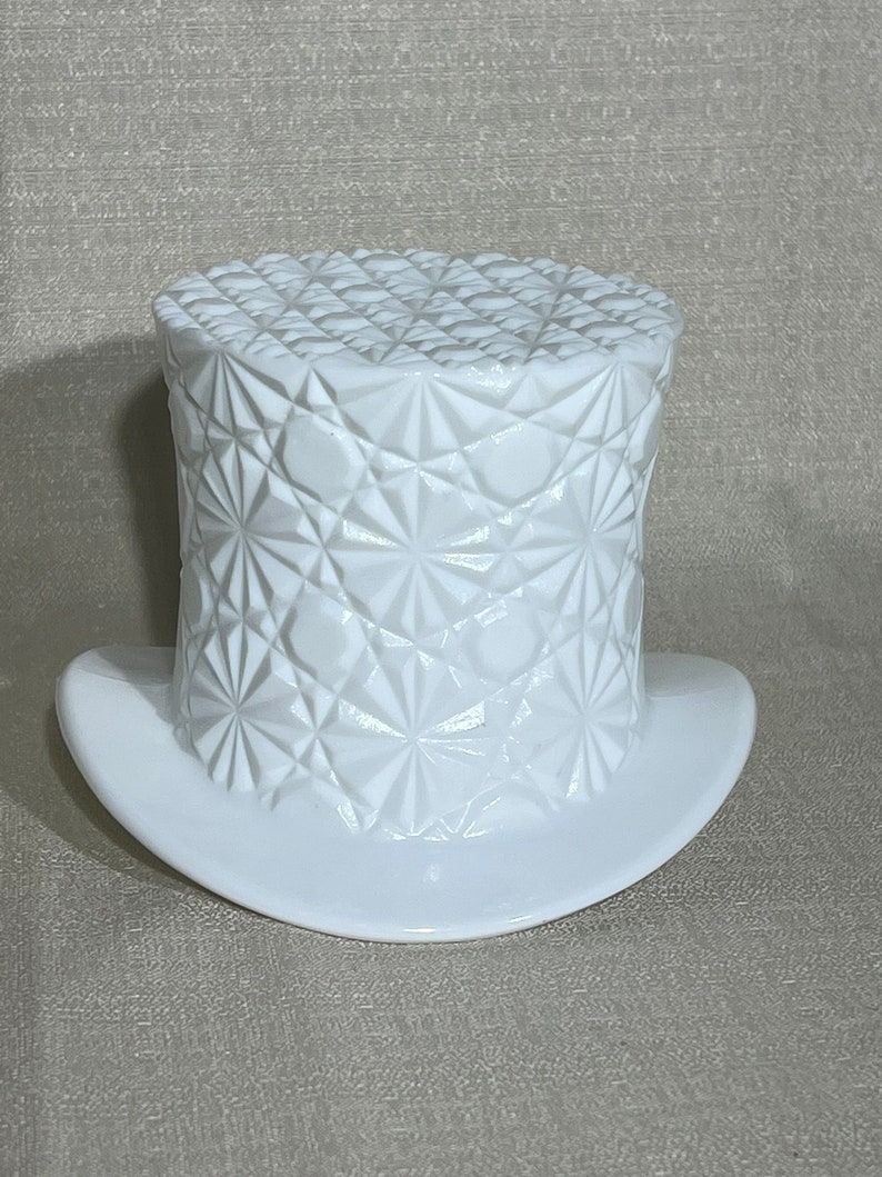 Indiana Glass Milk Glass "daisy and Button" Top Hat - Etsy
