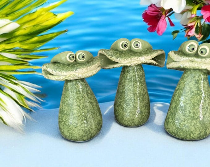 Silly Frog Handmade Statue - Clay Sculpted Funny Frog Ornaments - Funny ...