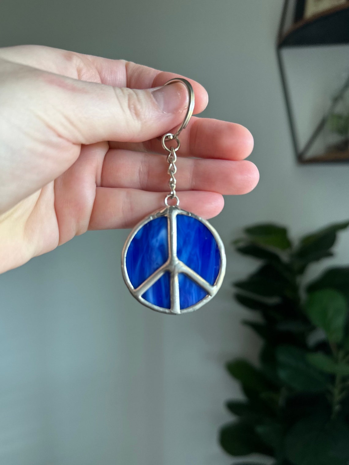 Stained Glass Peace Sign Keychain - Etsy