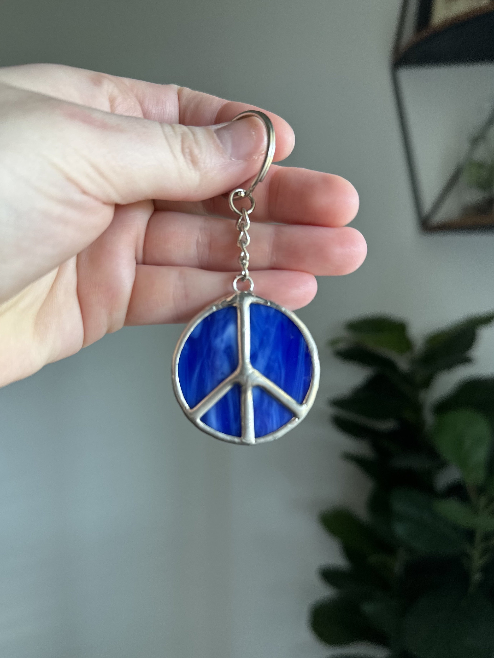 Stained Glass Peace Sign Keychain - Etsy