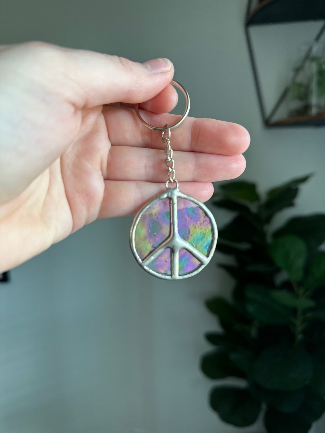 Stained Glass Peace Sign Keychain - Etsy