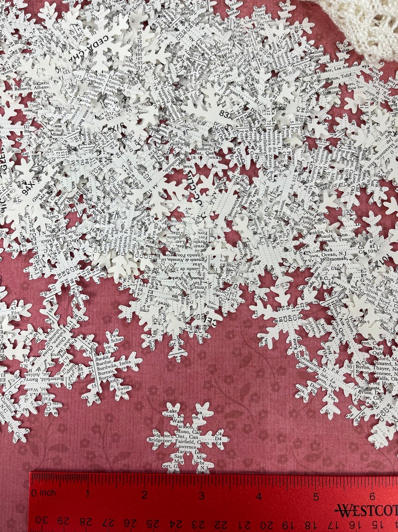 200 Book Paper Snowflakes - 2 Sizes! Vintage Book Page Snowflakes for ...