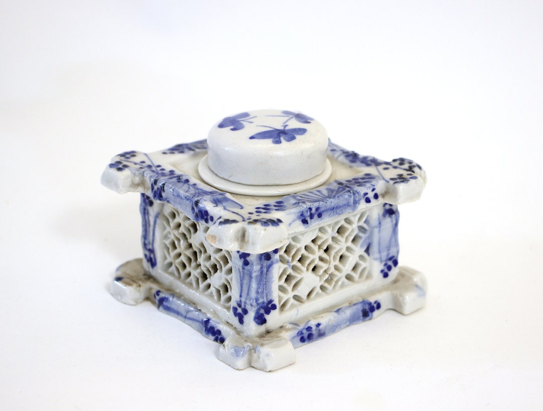 Antique Japanese Meiji Period 1868-1912 Seto Kiln Porcelain Blue ...