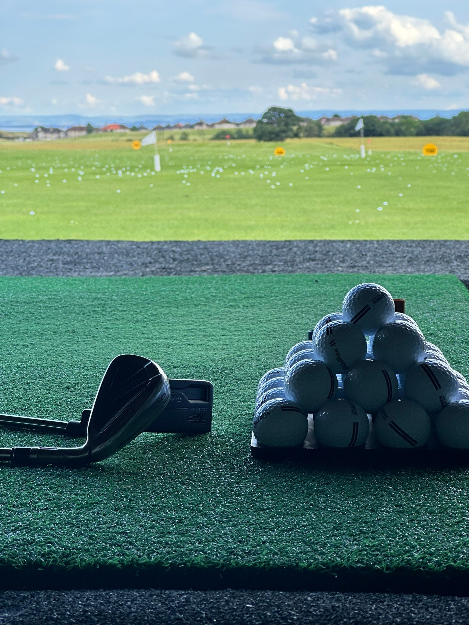 Minimal Golf Sim Pyramid - Golf Driving Range Pyramid, Golf Ball Holder ...