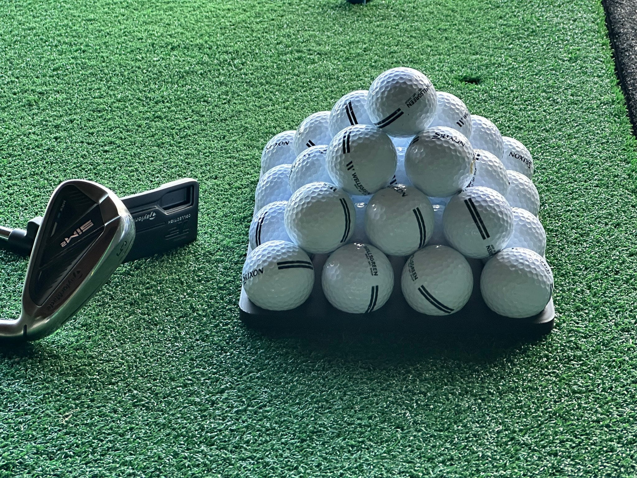 Minimal Golf Sim Pyramid - Golf Driving Range Pyramid, Golf Ball Holder ...
