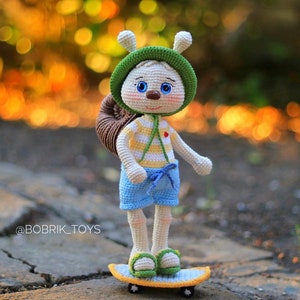 Crochet Snail Pattern: Amigurumi Snail on Skateboard (PDF Pattern) - Etsy