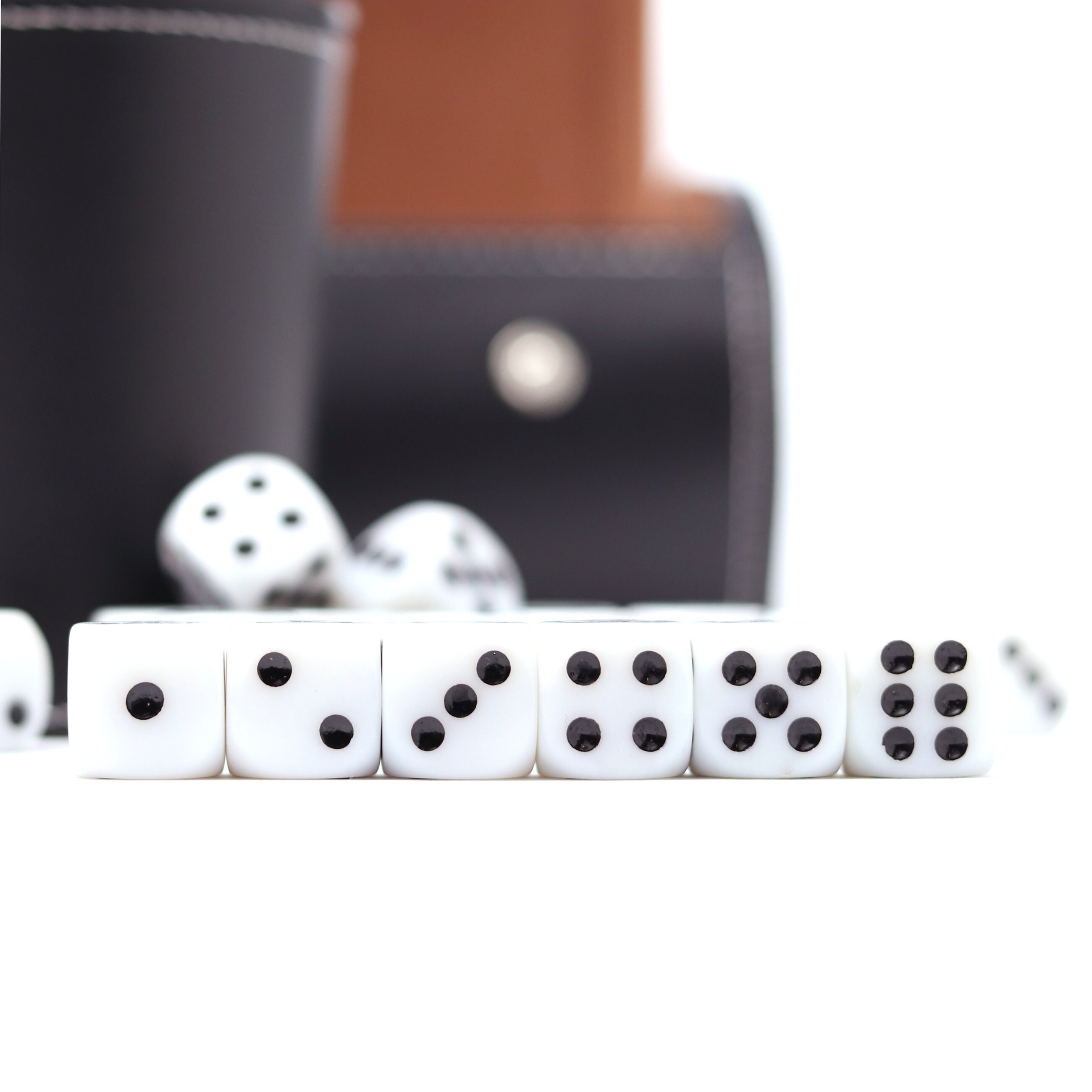 Würfelbecher Set mit Spielblock A6 Knobelblock Würfelspiel knobeln ...
