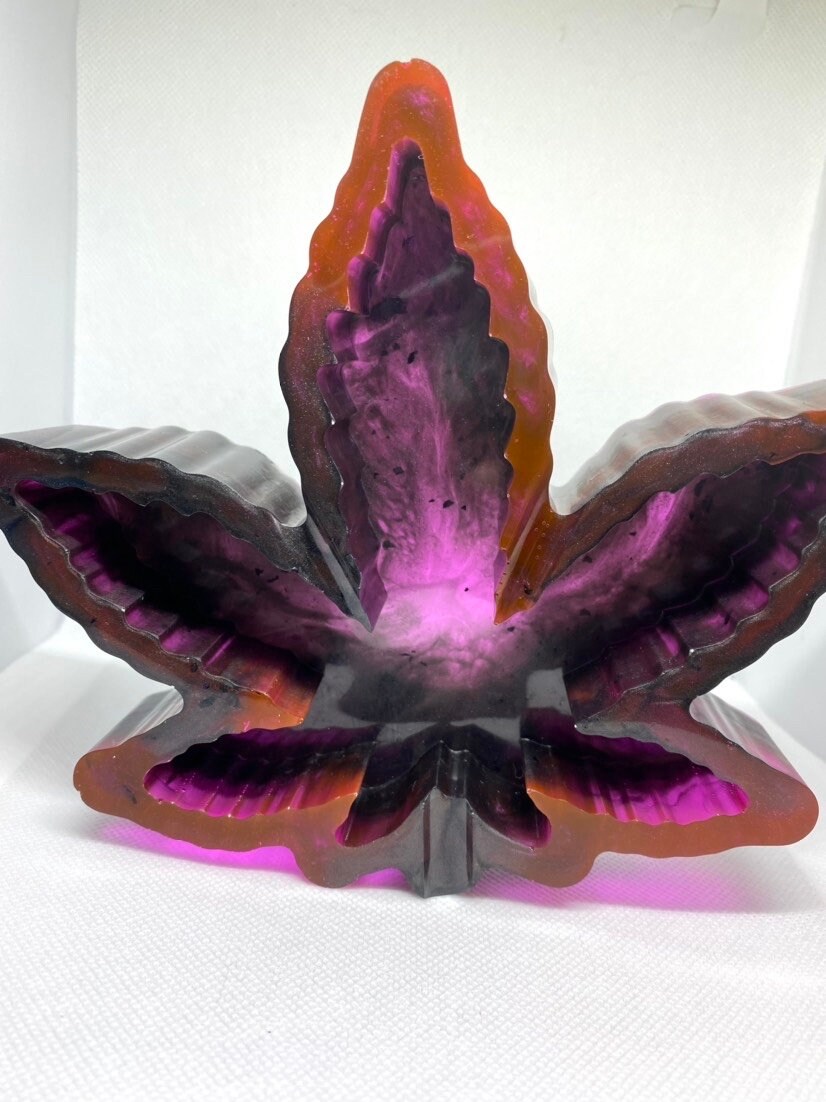 Customizable Cannabis Leaf Resin Ashtray - Etsy