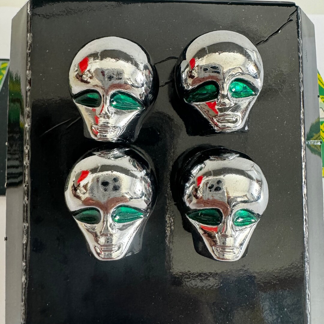 UFO License Plate Screws Alien Art Car Tuning UFO License Plate Screws ...