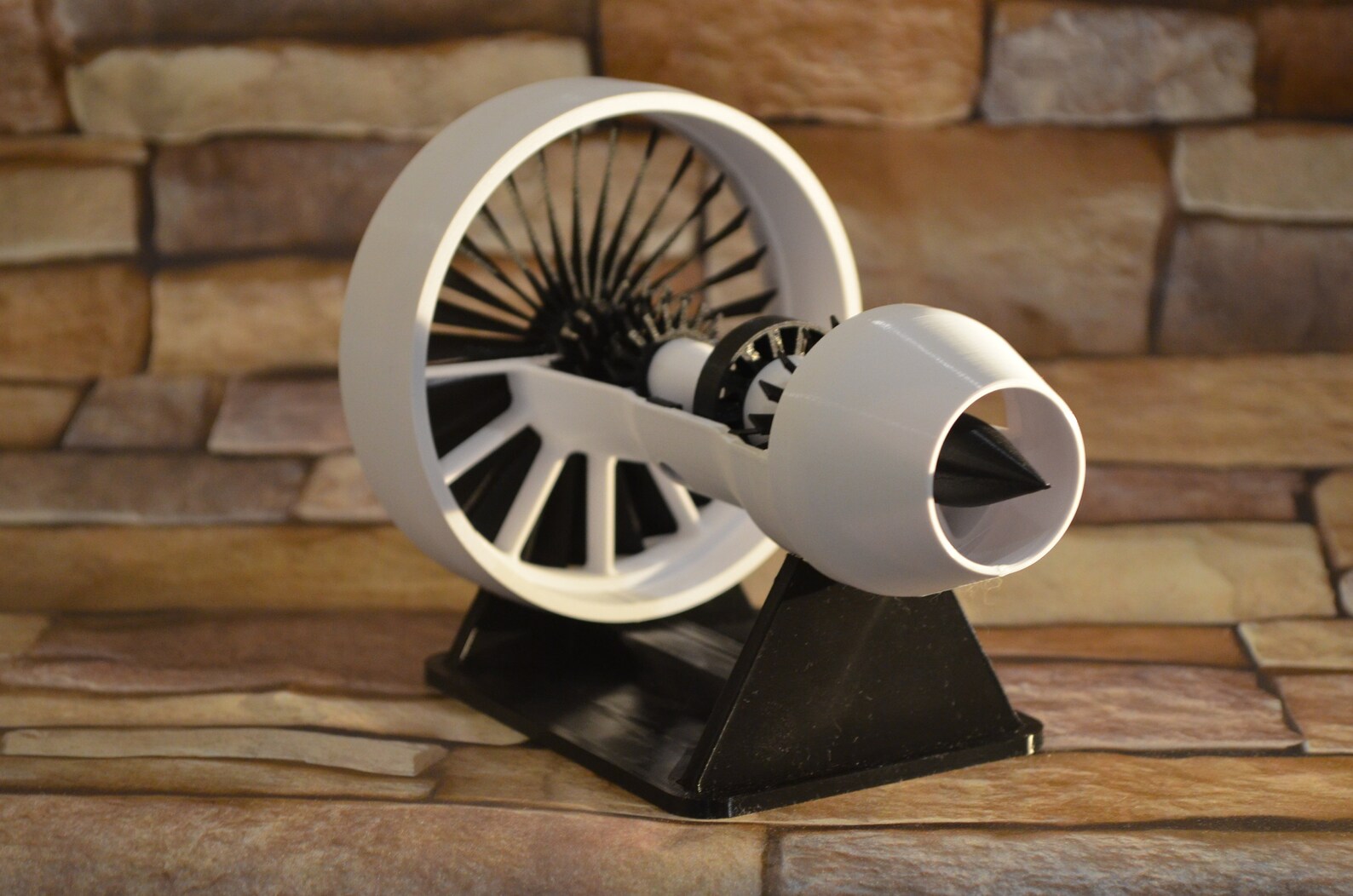 Turbofan Jet Engine Rolls-royce | 3D Printed | Spin | Office Dècor ...