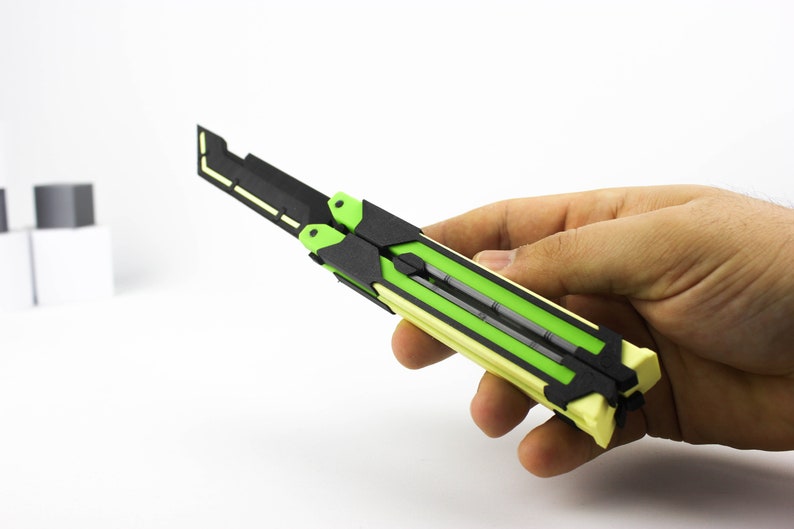 Valorant RGX 11z Pro Firefly Green Skin Valorant Cosplay - Etsy Canada