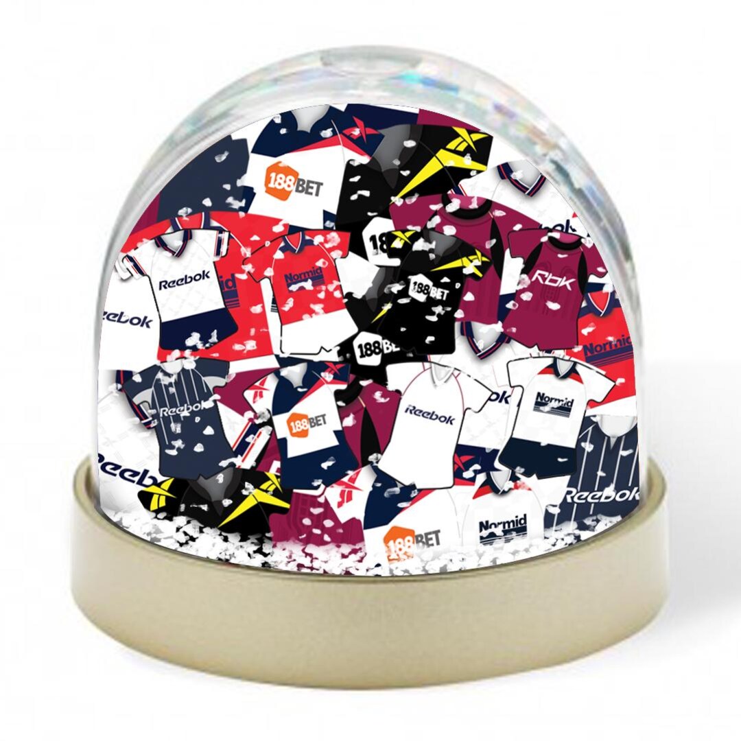 Bolton Retro Kit Mash Snow Globe Classic Kits Xmas Decoration Great ...