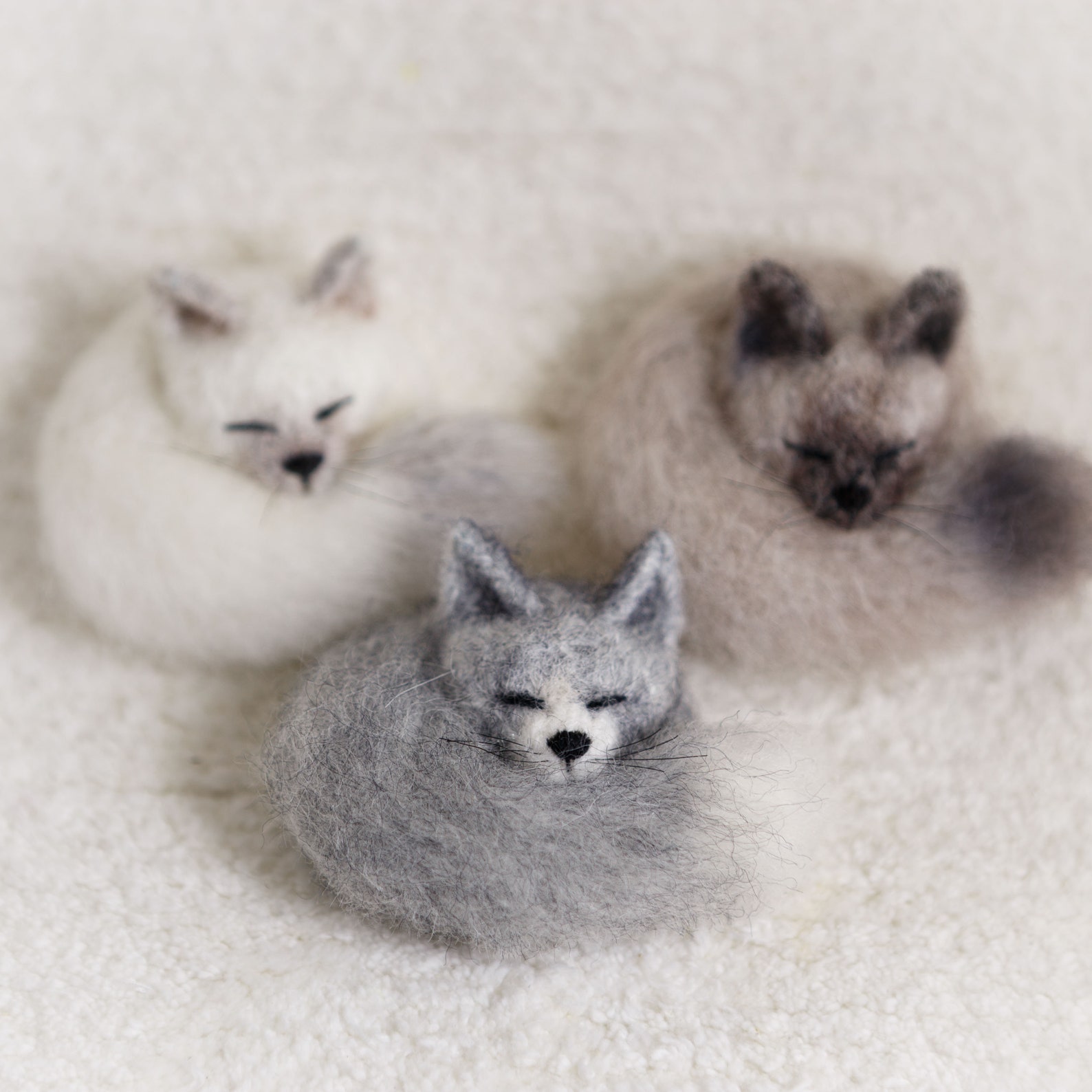 Cat Brooch Wool Pin Sleeping Kitty Jewellery Cat Siamese Stuffed Animal ...
