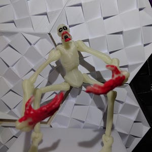 Trevor Henderson SCP - 096 Modest, Shy - Articulated Glow in the Dark - Etsy