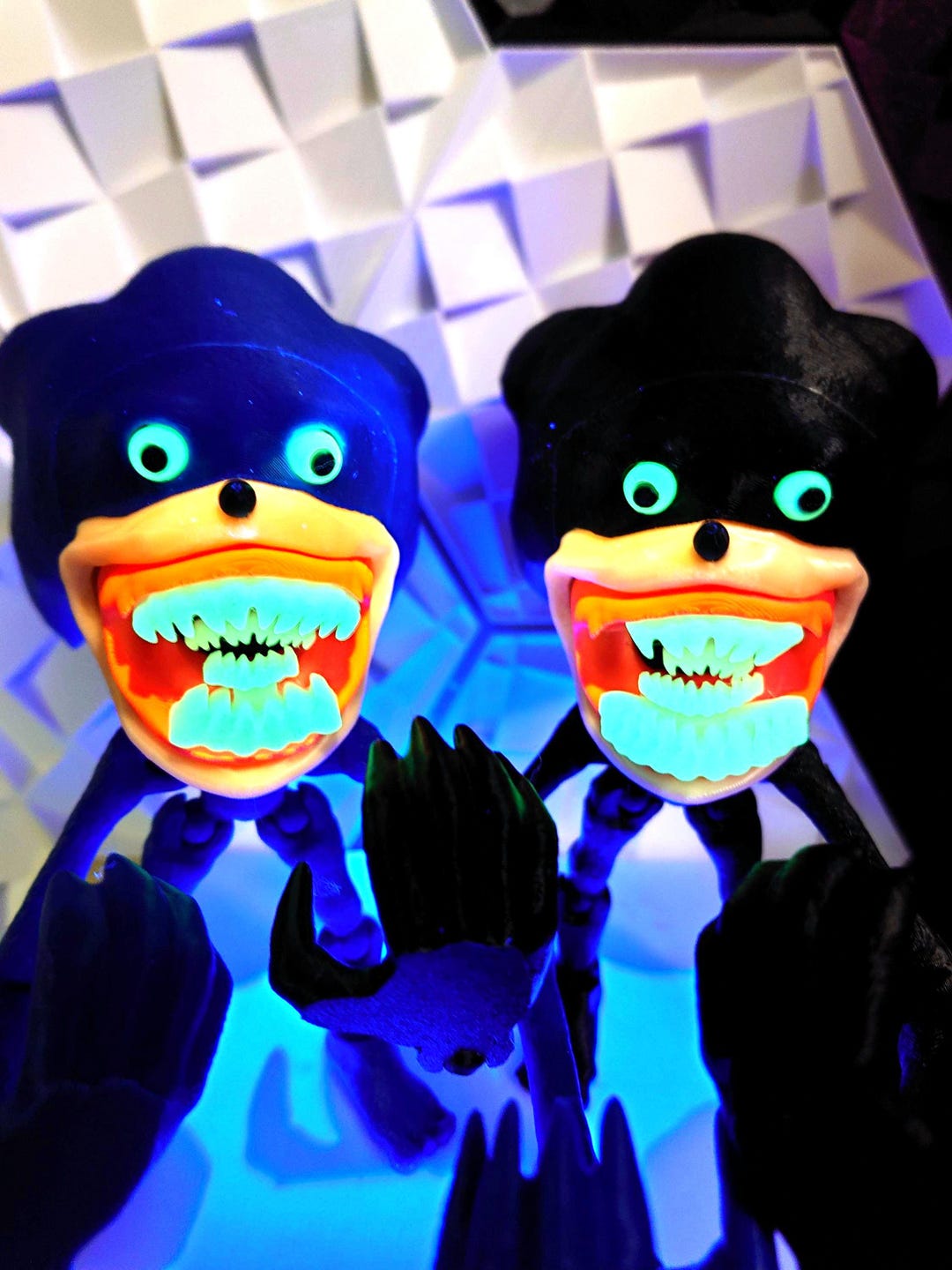 Shin Super Sonic Large 8" Tall, 13" Long Articulated Fidget Toy Glow in ...