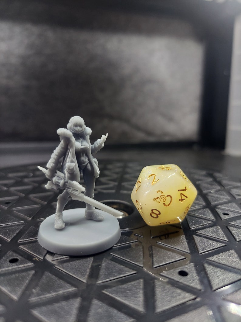 Cyberpunk Female Miniature for Ttrpg and Dungeons and Dragons - Etsy