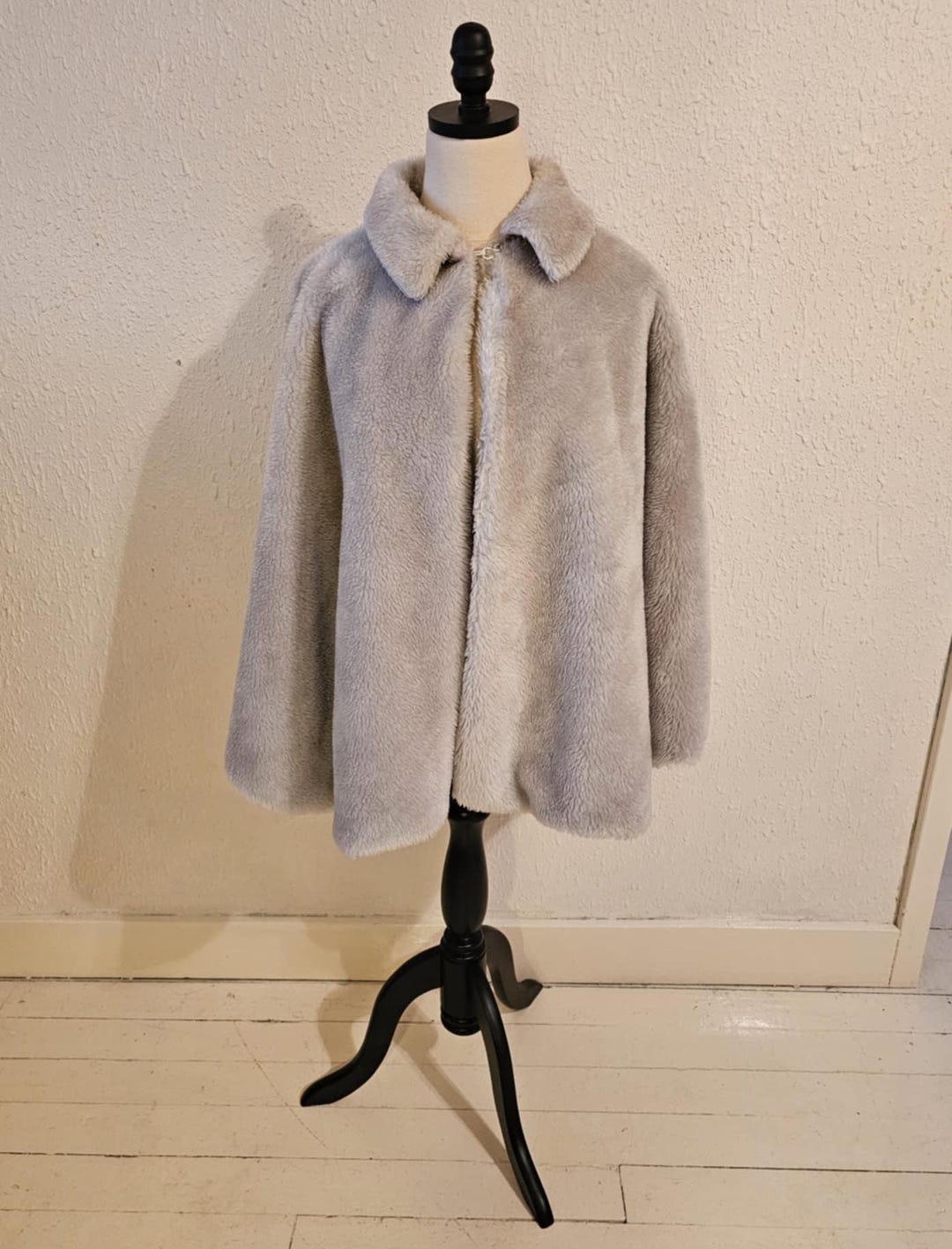 1960s Silver Grey Faux Fur Cape - Etsy