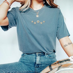 Embroidered Floral Daisy Comfort Colors Tshirt, Embroidered Daisy Shirt ...