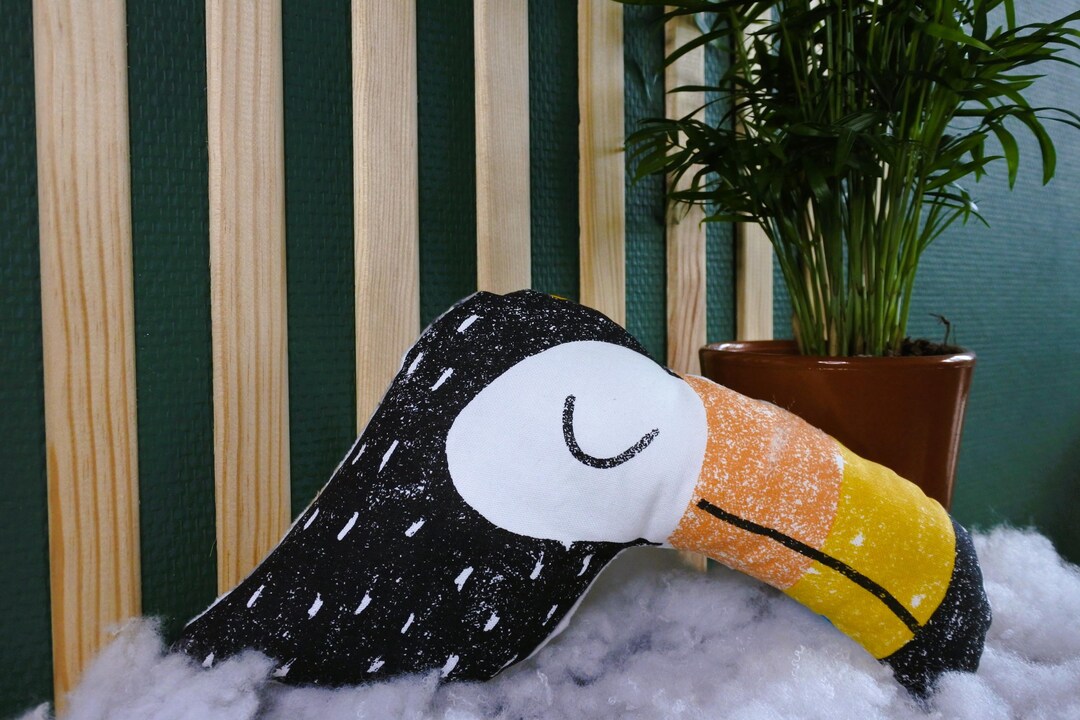 Two-sided Douet Toucan Cushion - Etsy