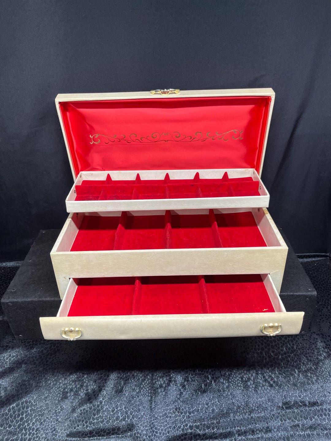 Vintage Lady Buxton Jewelry Box With A Drawer Cream Vinyl Exterior With ...