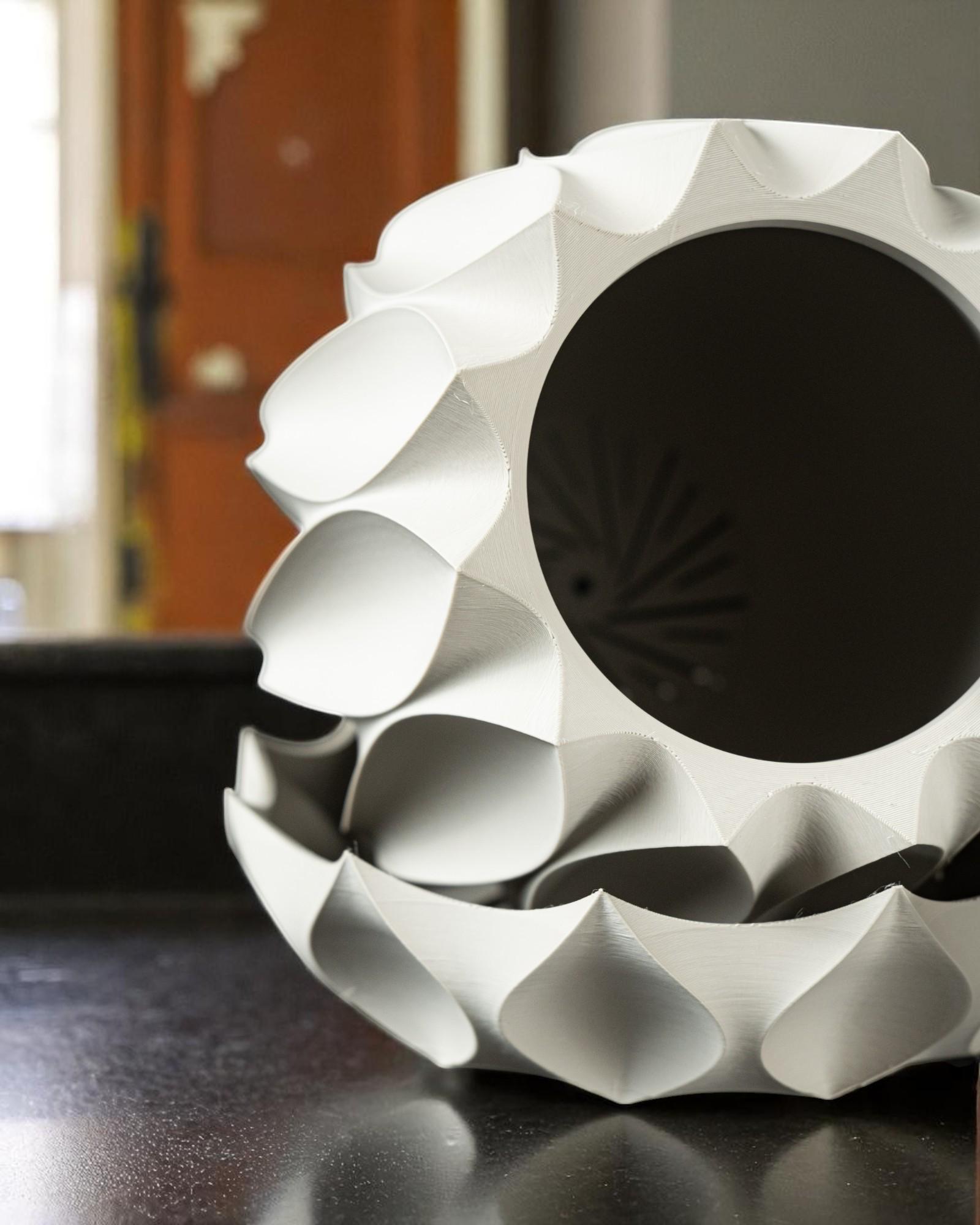 Neo Lotus Planter – Modern Sculptural Pot, Orchid, Succulent, Airplant ...