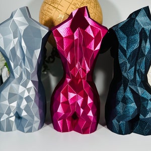 Luxe Female Torso Statue Figure | Low Poly Style | Dazzling Unique ...