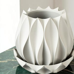 Neo Lotus Planter – Modern Sculptural Pot, Orchid, Succulent, Airplant ...