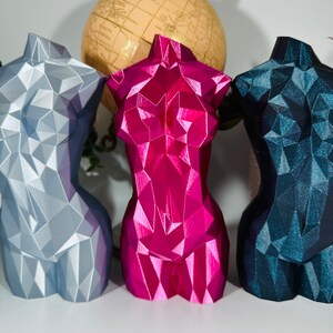 Luxe Female Torso Statue Figure | Low Poly Style | Dazzling Unique ...