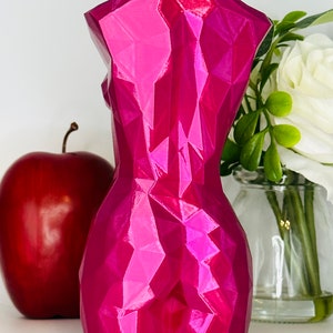 Luxe Female Torso Statue Figure | Low Poly Style | Dazzling Unique ...