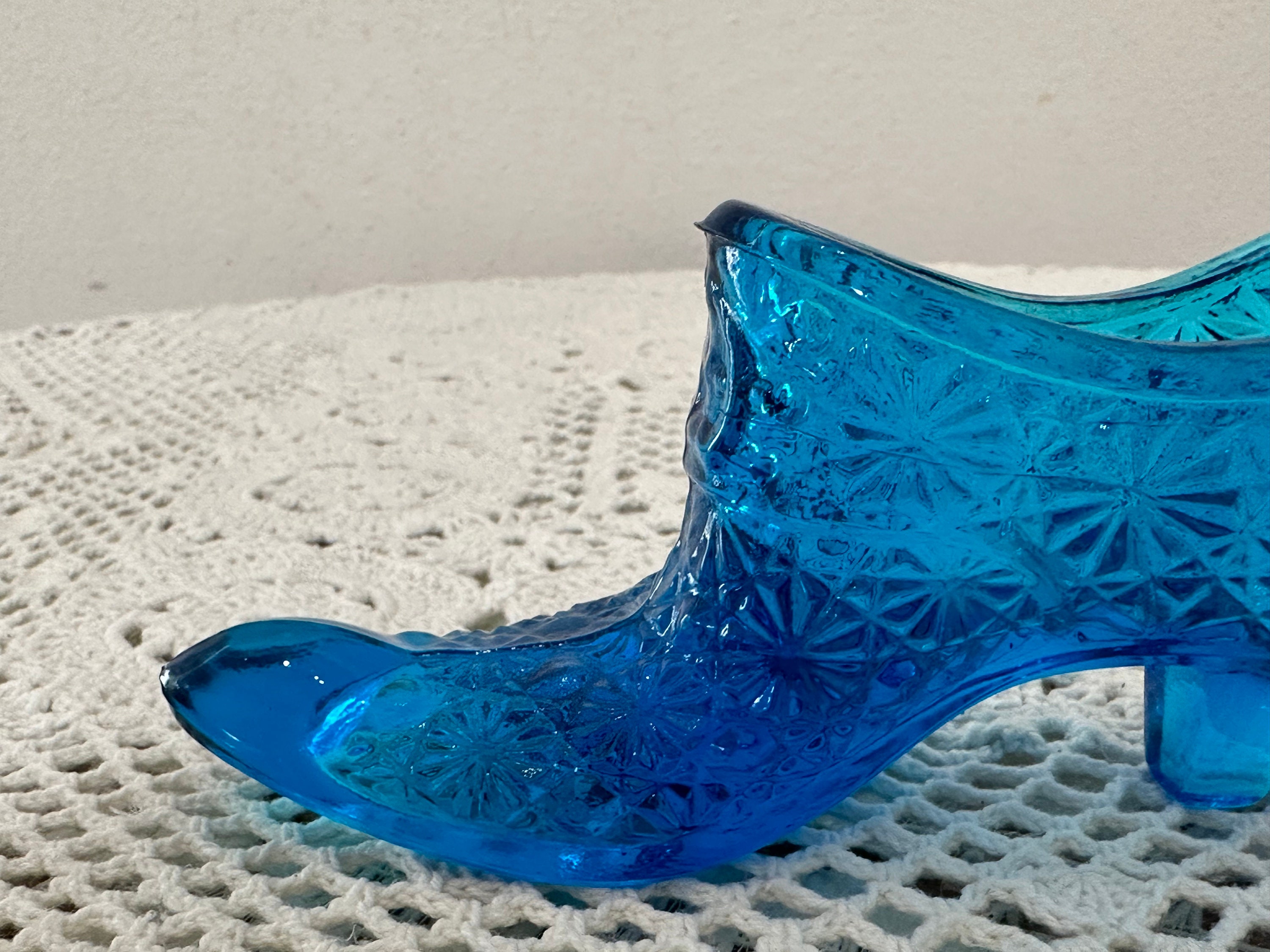 Fenton Daisy and Button Blue Glass Shoe - Etsy